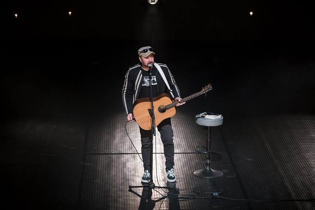 Стефан Вълдобрев и “Обичайните заподозрени” с последен концерт за лятото в София Хай Клуб