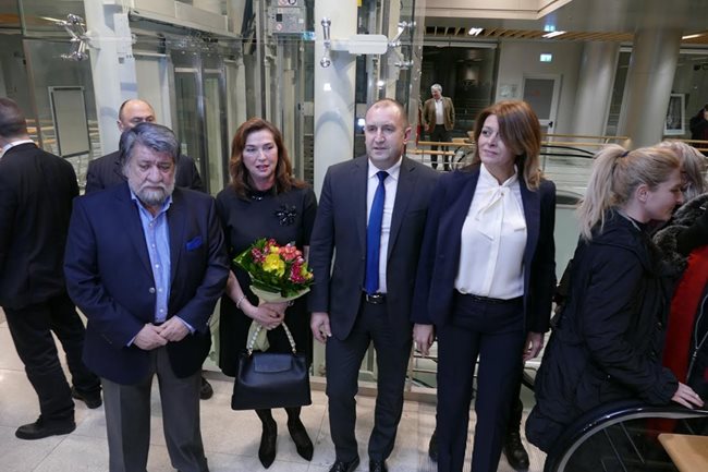 Двама президенти председателят на НС и царят откриха изложбата на Вежди Рашидов Снимки Хай Клуб